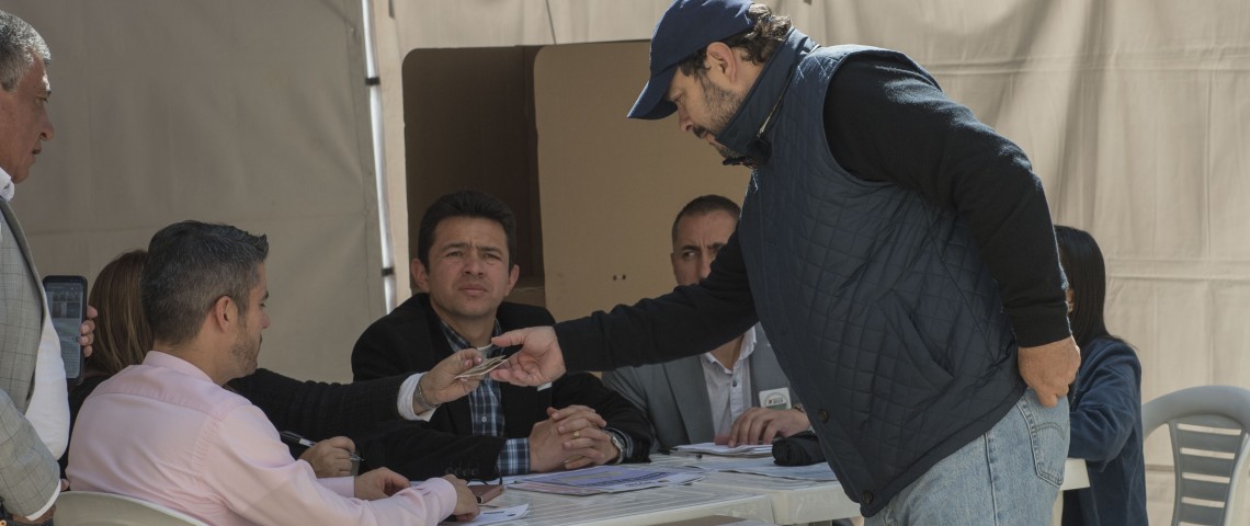 Defensor del Pueblo, Carlos Negret Mosquera, ejerciendo su derecho al ...